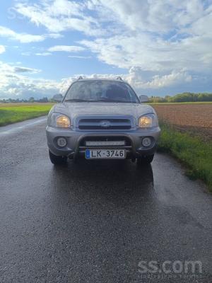 Grey Hyundai Santa Fe 2005 in Daugavpils, with an engine capacity of 2.00 L and mileage of 352 thousand km for 2100 €, photo 5 on AUTOMOTO.COM.LV