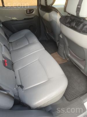 Grey Hyundai Santa Fe 2005 in Daugavpils, with an engine capacity of 2.00 L and mileage of 352 thousand km for 2100 €, photo 10 on AUTOMOTO.COM.LV