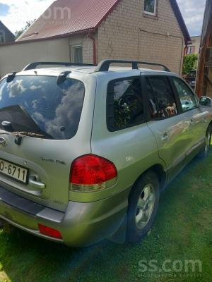 Grey Hyundai Santa Fe 2005 in Jekabpils, with an engine capacity of 2.00 L and mileage of 253 thousand km for 1450 €, photo 3 on AUTOMOTO.COM.LV