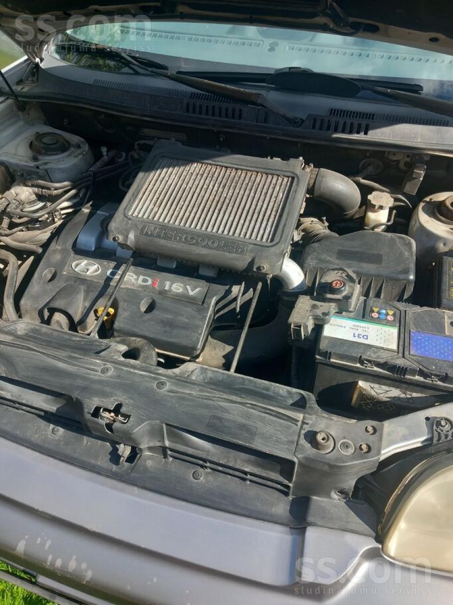 Grey Hyundai Santa Fe 2005 in Jekabpils, with an engine capacity of 2.00 L and mileage of 253 thousand km for 1450 €, photo 9 on AUTOMOTO.COM.LV
