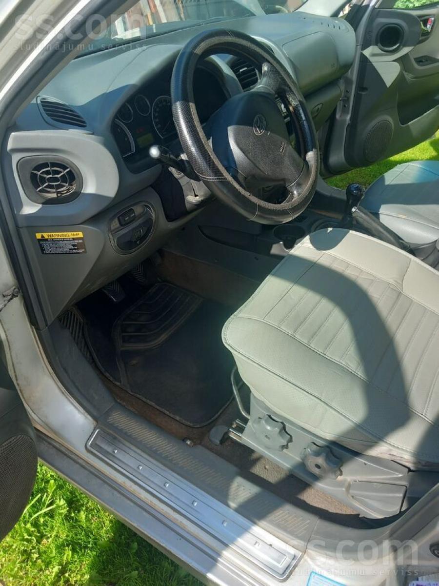 Grey Hyundai Santa Fe 2005 in Jekabpils, with an engine capacity of 2.00 L and mileage of 253 thousand km for 1450 €, photo 10 on AUTOMOTO.COM.LV