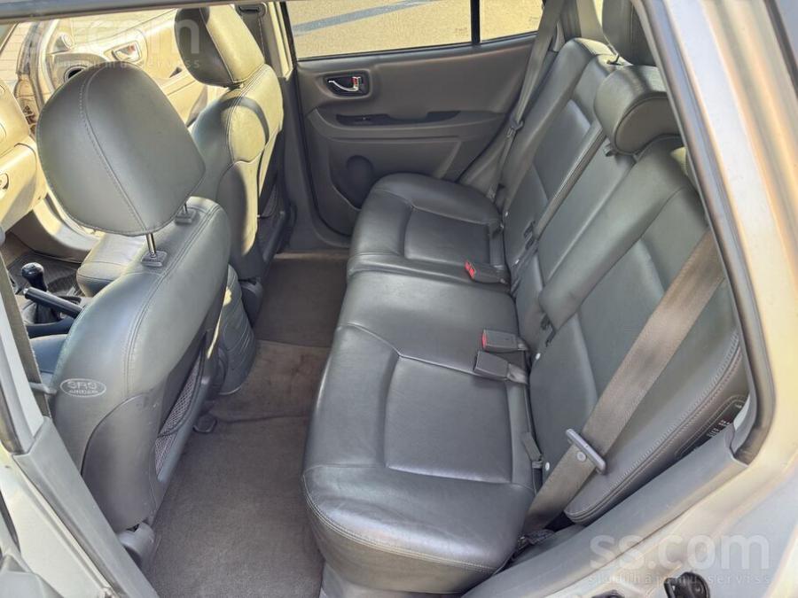 Pelēks Hyundai Santa Fe 2005 Rīga, ar dzinēja tilpumu 2.40 L un nobraukumu 282 tūkst. km par 2300 €, foto 12 vietnē AUTOMOTO.COM.LV