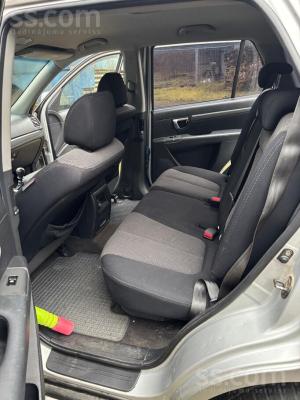 Pelēks Hyundai Santa Fe 2006 Jēkabpils, ar dzinēja tilpumu 2.20 L un nobraukumu 340 tūkst. km par 1200 €, foto 4 vietnē AUTOMOTO.COM.LV
