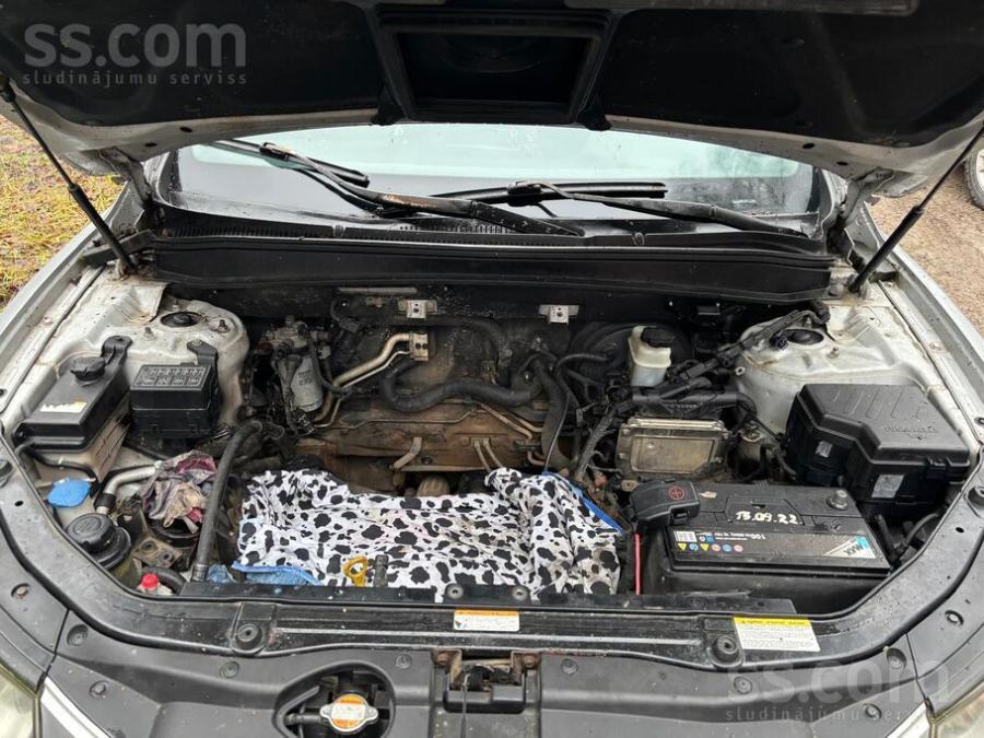 Pelēks Hyundai Santa Fe 2006 Jēkabpils, ar dzinēja tilpumu 2.20 L un nobraukumu 340 tūkst. km par 1200 €, foto 5 vietnē AUTOMOTO.COM.LV