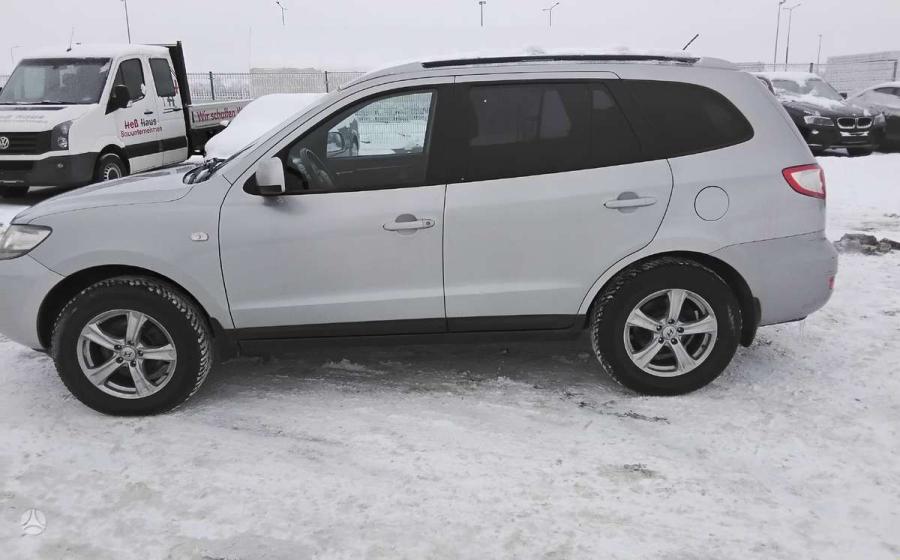 Pelēks Hyundai Santa Fe 2006 Marijampole, ar dzinēja tilpumu 2.19 L un nobraukumu 211 tūkst. km par 3350 €, foto 3 vietnē AUTOMOTO.COM.LV