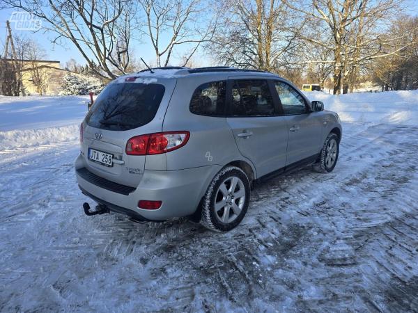 Grey Hyundai Santa Fe 2006 in Radviliskis, with an engine capacity of 2.20 L and mileage of 349 thousand km for 3650 €, photo 4 on AUTOMOTO.COM.LV