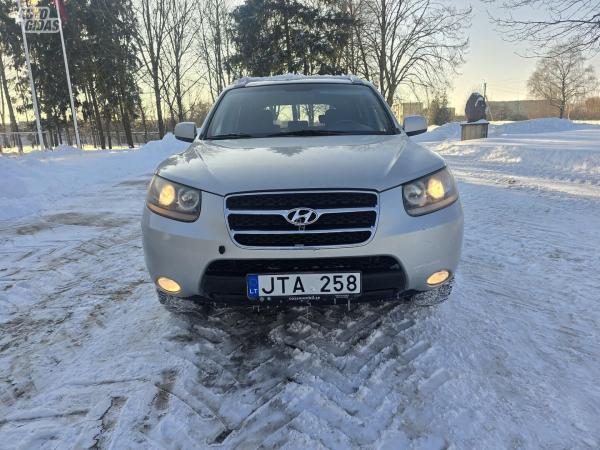 Grey Hyundai Santa Fe 2006 in Radviliskis, with an engine capacity of 2.20 L and mileage of 349 thousand km for 3650 €, photo 9 on AUTOMOTO.COM.LV