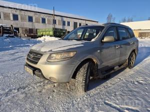 Grey Hyundai Santa Fe 2006 in Aluksne, with an engine capacity of 2.20 L and mileage of 367 thousand km for 1650 €, photo 6 on AUTOMOTO.COM.LV