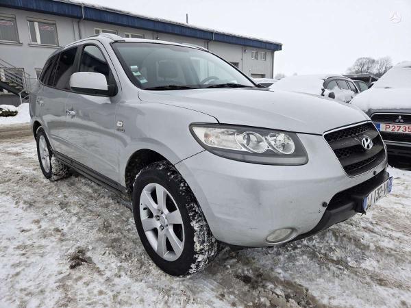 Grey Hyundai Santa Fe 2006 in Marijampole, with an engine capacity of 2.19 L and mileage of 241 thousand km for 3899 €, photo 3 on AUTOMOTO.COM.LV
