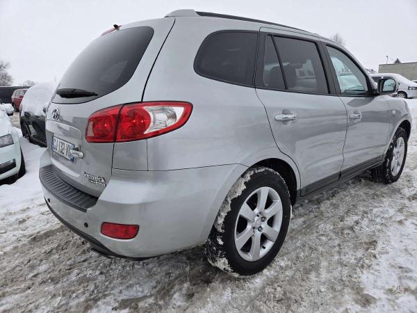 Grey Hyundai Santa Fe 2006 in Marijampole, with an engine capacity of 2.19 L and mileage of 241 thousand km for 3899 €, photo 5 on AUTOMOTO.COM.LV