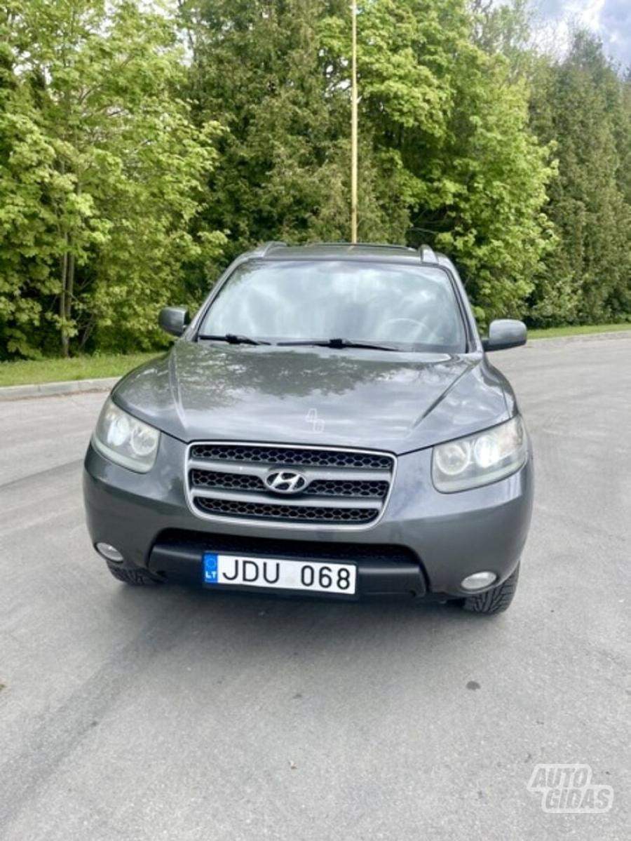 Pelēks Hyundai Santa Fe 2006 Plungė, ar dzinēja tilpumu 2.20 L un nobraukumu 293 tūkst. km par 3200 €, foto 1 vietnē AUTOMOTO.COM.LV