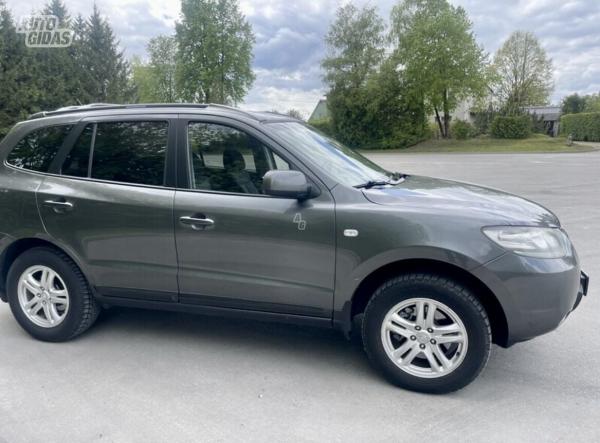 Pelēks Hyundai Santa Fe 2006 Plungė, ar dzinēja tilpumu 2.20 L un nobraukumu 293 tūkst. km par 3200 €, foto 2 vietnē AUTOMOTO.COM.LV