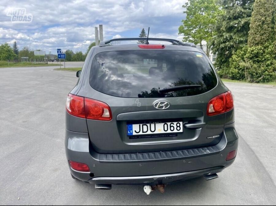 Pelēks Hyundai Santa Fe 2006 Plungė, ar dzinēja tilpumu 2.20 L un nobraukumu 293 tūkst. km par 3200 €, foto 5 vietnē AUTOMOTO.COM.LV
