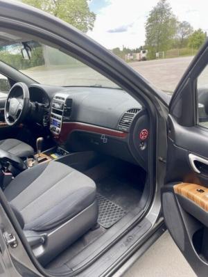 Pelēks Hyundai Santa Fe 2006 Plungė, ar dzinēja tilpumu 2.20 L un nobraukumu 293 tūkst. km par 3200 €, foto 6 vietnē AUTOMOTO.COM.LV