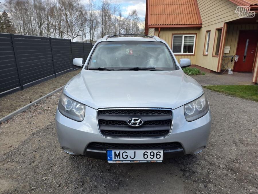 Pelēks Hyundai Santa Fe 2006 Marijampole, ar dzinēja tilpumu 2.20 L un nobraukumu 300 tūkst. km par 4500 €, foto 3 vietnē AUTOMOTO.COM.LV