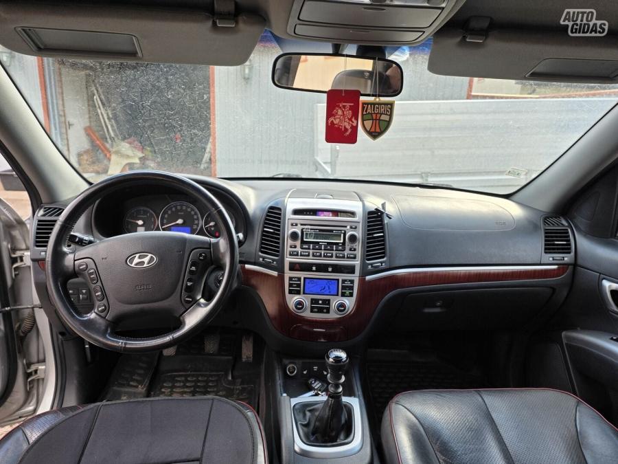 Pelēks Hyundai Santa Fe 2006 Marijampole, ar dzinēja tilpumu 2.20 L un nobraukumu 300 tūkst. km par 4500 €, foto 10 vietnē AUTOMOTO.COM.LV