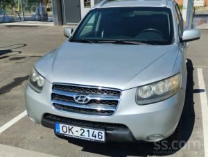 Grey Hyundai Santa Fe 2006 in Daugavpils, with an engine capacity of 2.20 L and mileage of 323 thousand km for 3449 €, photo  on AUTOMOTO.COM.LV