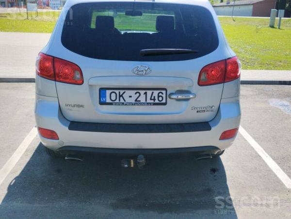 Grey Hyundai Santa Fe 2006 in Daugavpils, with an engine capacity of 2.20 L and mileage of 323 thousand km for 3449 €, photo 4 on AUTOMOTO.COM.LV