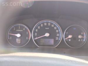 Grey Hyundai Santa Fe 2006 in Daugavpils, with an engine capacity of 2.20 L and mileage of 323 thousand km for 3449 €, photo 7 on AUTOMOTO.COM.LV