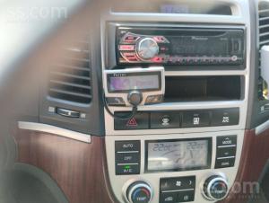 Grey Hyundai Santa Fe 2006 in Daugavpils, with an engine capacity of 2.20 L and mileage of 323 thousand km for 3449 €, photo 8 on AUTOMOTO.COM.LV