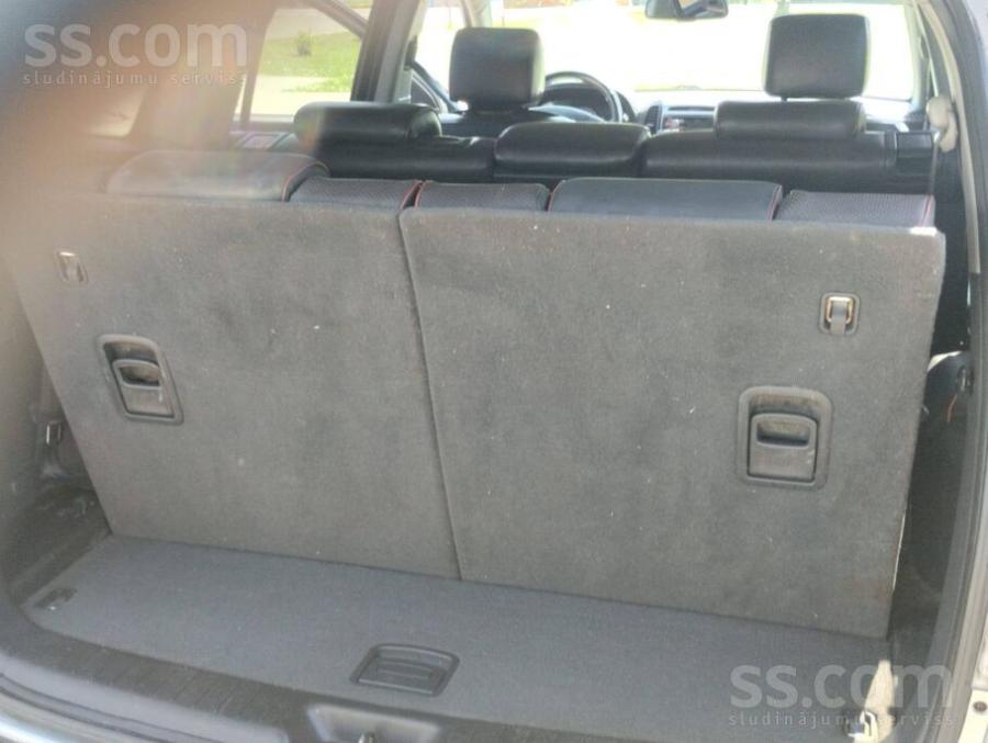 Grey Hyundai Santa Fe 2006 in Daugavpils, with an engine capacity of 2.20 L and mileage of 323 thousand km for 3449 €, photo 10 on AUTOMOTO.COM.LV