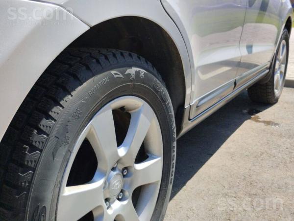 Grey Hyundai Santa Fe 2006 in Daugavpils, with an engine capacity of 2.20 L and mileage of 323 thousand km for 3449 €, photo 10 on AUTOMOTO.COM.LV