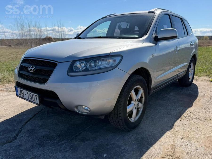 Pelēks Hyundai Santa Fe 2006 Rīga, ar dzinēja tilpumu 2.20 L un nobraukumu 293 tūkst. km par 2350 €, foto 3 vietnē AUTOMOTO.COM.LV