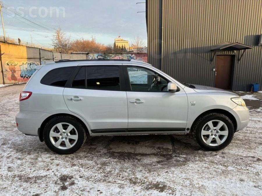 Pelēks Hyundai Santa Fe 2006 Rīga, ar dzinēja tilpumu 2.20 L un nobraukumu 165 tūkst. km par 1590 €, foto 1 vietnē AUTOMOTO.COM.LV