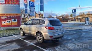 Pelēks Hyundai Santa Fe 2006 Alūksne, ar dzinēja tilpumu 2.20 L un nobraukumu 302 tūkst. km par 3500 €, foto  vietnē AUTOMOTO.COM.LV