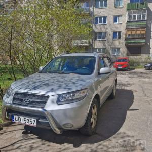 Grey Hyundai Santa Fe 2006 in Riga, with an engine capacity of 2.20 L and mileage of 303 thousand km for 3500 €, photo  on AUTOMOTO.COM.LV
