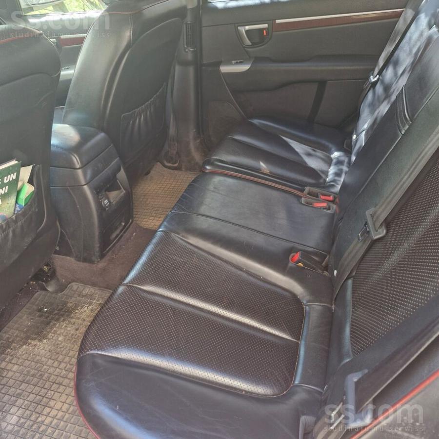 Pelēks Hyundai Santa Fe 2006 Rīga, ar dzinēja tilpumu 2.20 L un nobraukumu 303 tūkst. km par 3500 €, foto 5 vietnē AUTOMOTO.COM.LV