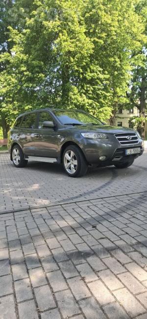 Pelēks Hyundai Santa Fe 2006 Saldus, ar dzinēja tilpumu 2.20 L un nobraukumu 381 tūkst. km par 3550 €, foto  vietnē AUTOMOTO.COM.LV
