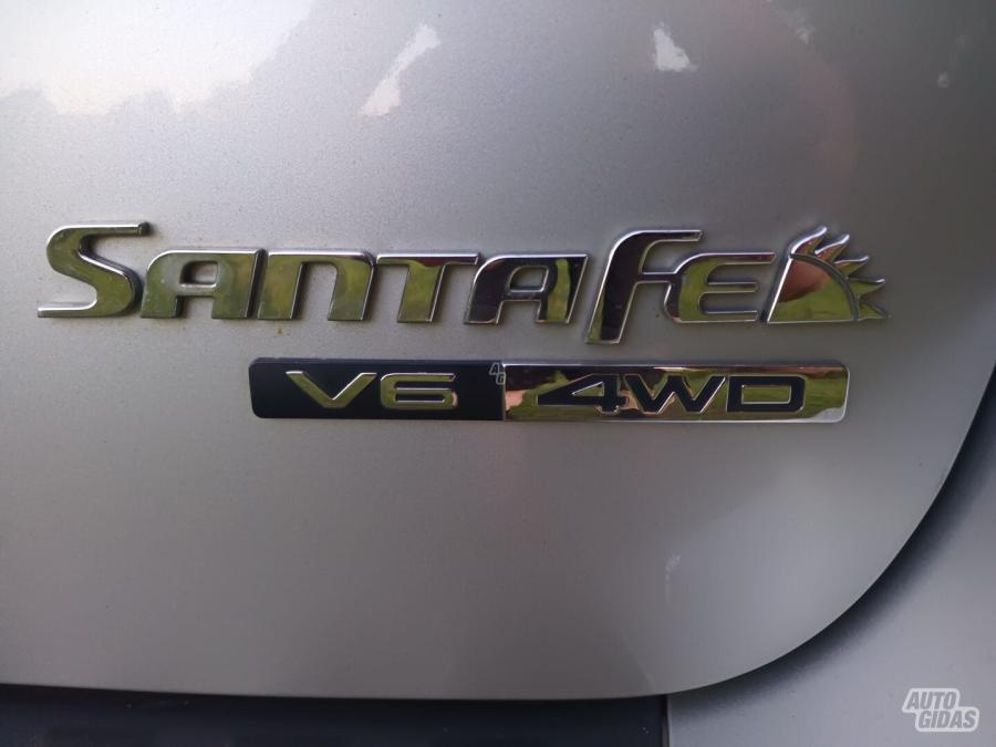 Pelēks Hyundai Santa Fe 2006 Radviliškis, ar dzinēja tilpumu 2.70 L un nobraukumu 234 tūkst. km par 3350 €, foto 9 vietnē AUTOMOTO.COM.LV