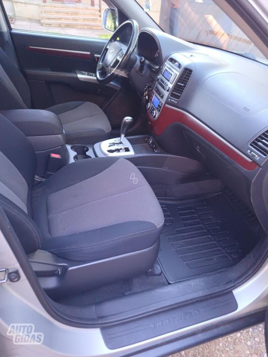 Pelēks Hyundai Santa Fe 2006 Radviliškis, ar dzinēja tilpumu 2.70 L un nobraukumu 234 tūkst. km par 3350 €, foto 14 vietnē AUTOMOTO.COM.LV