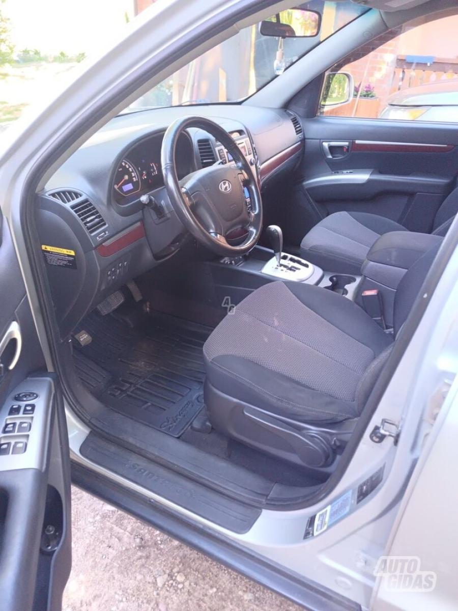 Pelēks Hyundai Santa Fe 2006 Radviliškis, ar dzinēja tilpumu 2.70 L un nobraukumu 234 tūkst. km par 3350 €, foto 16 vietnē AUTOMOTO.COM.LV