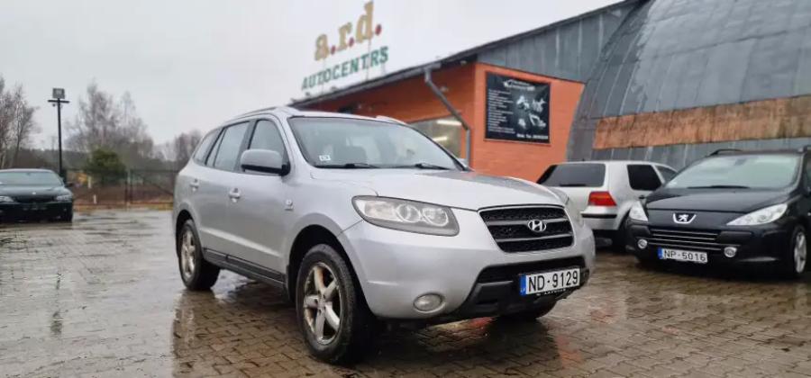 Pelēks Hyundai Santa Fe 2006 Valmiera, ar dzinēja tilpumu 2.20 L un nobraukumu 343 tūkst. km par 2500 €, foto 1 vietnē AUTOMOTO.COM.LV