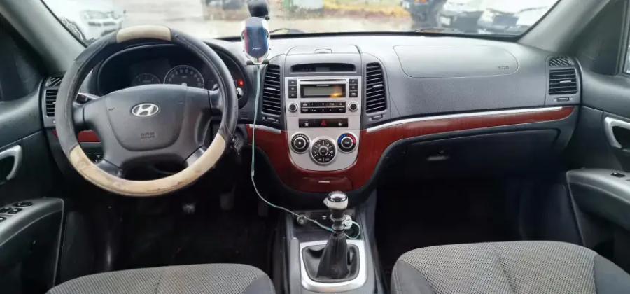 Pelēks Hyundai Santa Fe 2006 Valmiera, ar dzinēja tilpumu 2.20 L un nobraukumu 343 tūkst. km par 2500 €, foto 8 vietnē AUTOMOTO.COM.LV