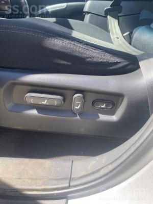 Grey Hyundai Santa Fe 2006 in Ogre, with an engine capacity of 2.20 L and mileage of 321 thousand km for 3200 €, photo 13 on AUTOMOTO.COM.LV