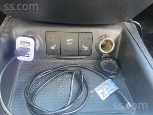 Grey Hyundai Santa Fe 2006 in Ogre, with an engine capacity of 2.20 L and mileage of 321 thousand km for 3200 €, photo 22 on AUTOMOTO.COM.LV