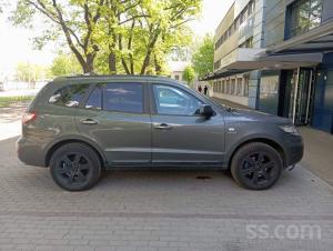Grey Hyundai Santa Fe 2006 in Riga, with an engine capacity of 2.20 L and mileage of 231 thousand km for 1000 €, photo 7 on AUTOMOTO.COM.LV