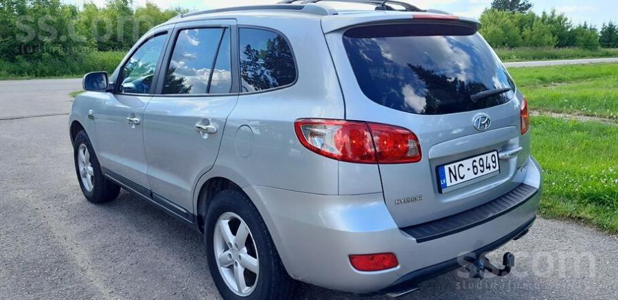Pelēks Hyundai Santa Fe 2006 Daugavpils, ar dzinēja tilpumu 2.20 L un nobraukumu 267 tūkst. km par 3450 €, foto 4 vietnē AUTOMOTO.COM.LV