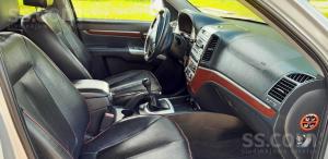 Pelēks Hyundai Santa Fe 2006 Daugavpils, ar dzinēja tilpumu 2.20 L un nobraukumu 267 tūkst. km par 3450 €, foto 7 vietnē AUTOMOTO.COM.LV