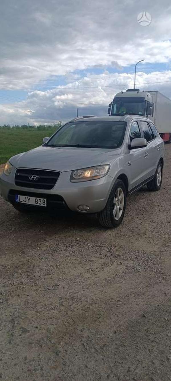 Pelēks Hyundai Santa Fe 2006 Viļņa, ar dzinēja tilpumu 2.19 L un nobraukumu 334 tūkst. km par 3000 €, foto 1 vietnē AUTOMOTO.COM.LV