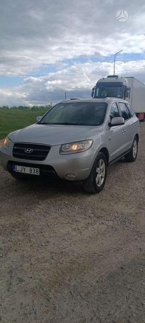Pelēks Hyundai Santa Fe 2006 Viļņa, ar dzinēja tilpumu 2.19 L un nobraukumu 334 tūkst. km par 3000 €, foto  vietnē AUTOMOTO.COM.LV