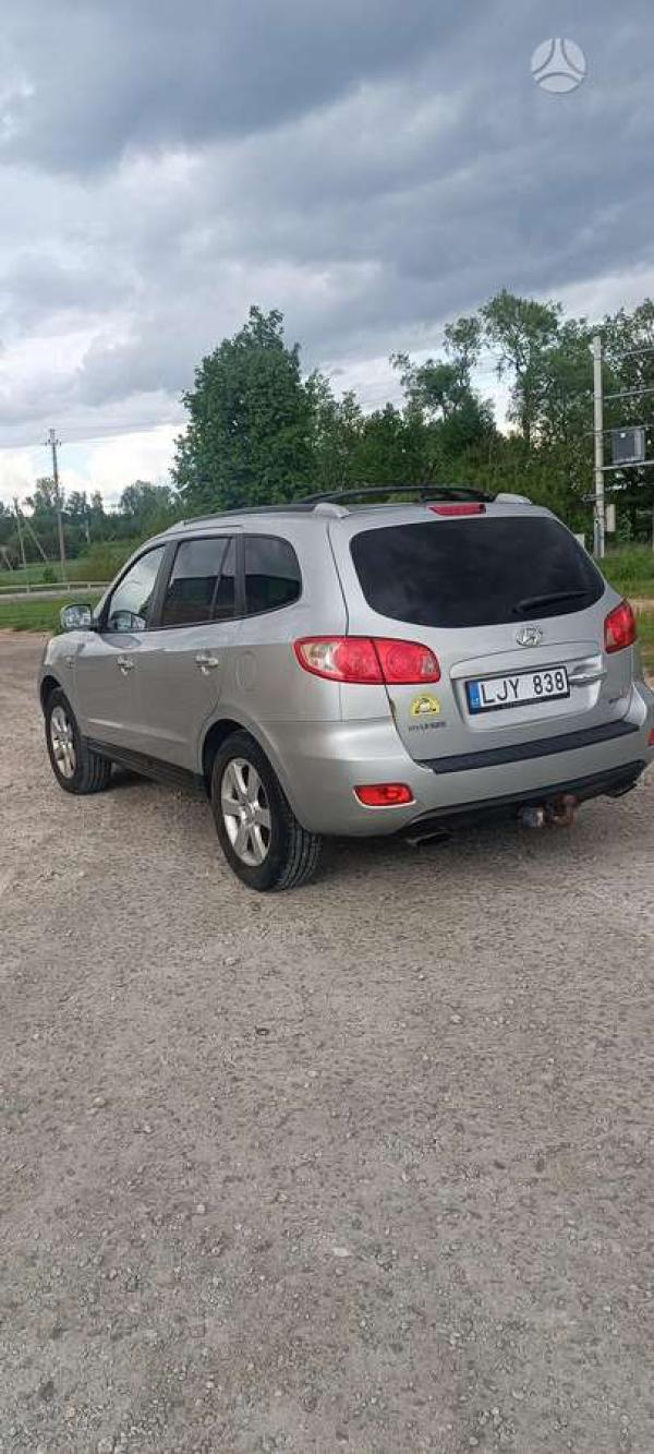 Pelēks Hyundai Santa Fe 2006 Viļņa, ar dzinēja tilpumu 2.19 L un nobraukumu 334 tūkst. km par 3000 €, foto 4 vietnē AUTOMOTO.COM.LV