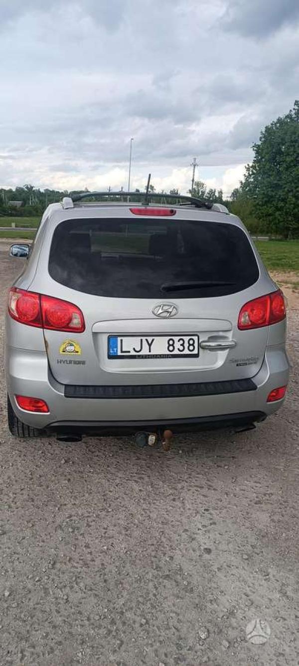 Pelēks Hyundai Santa Fe 2006 Viļņa, ar dzinēja tilpumu 2.19 L un nobraukumu 334 tūkst. km par 3000 €, foto 5 vietnē AUTOMOTO.COM.LV