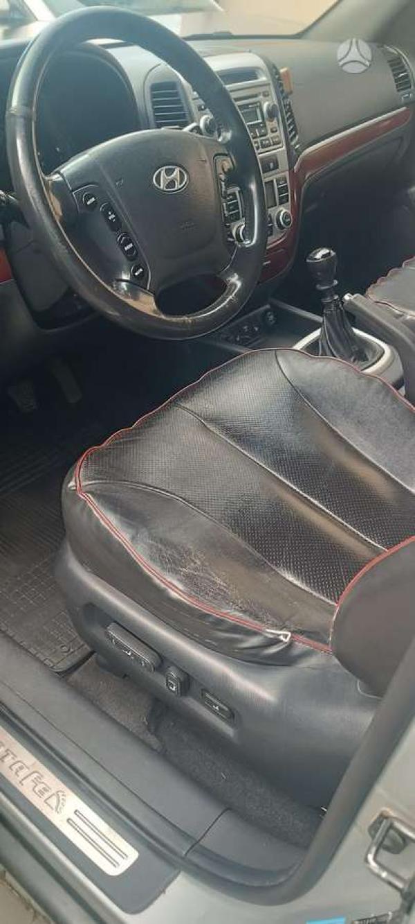 Pelēks Hyundai Santa Fe 2006 Viļņa, ar dzinēja tilpumu 2.19 L un nobraukumu 334 tūkst. km par 3000 €, foto 9 vietnē AUTOMOTO.COM.LV