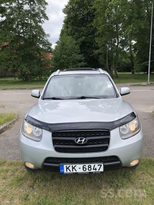 Pelēks Hyundai Santa Fe 2006 Liepāja, ar dzinēja tilpumu 2.20 L un nobraukumu 293 tūkst. km par 5200 €, foto  vietnē AUTOMOTO.COM.LV