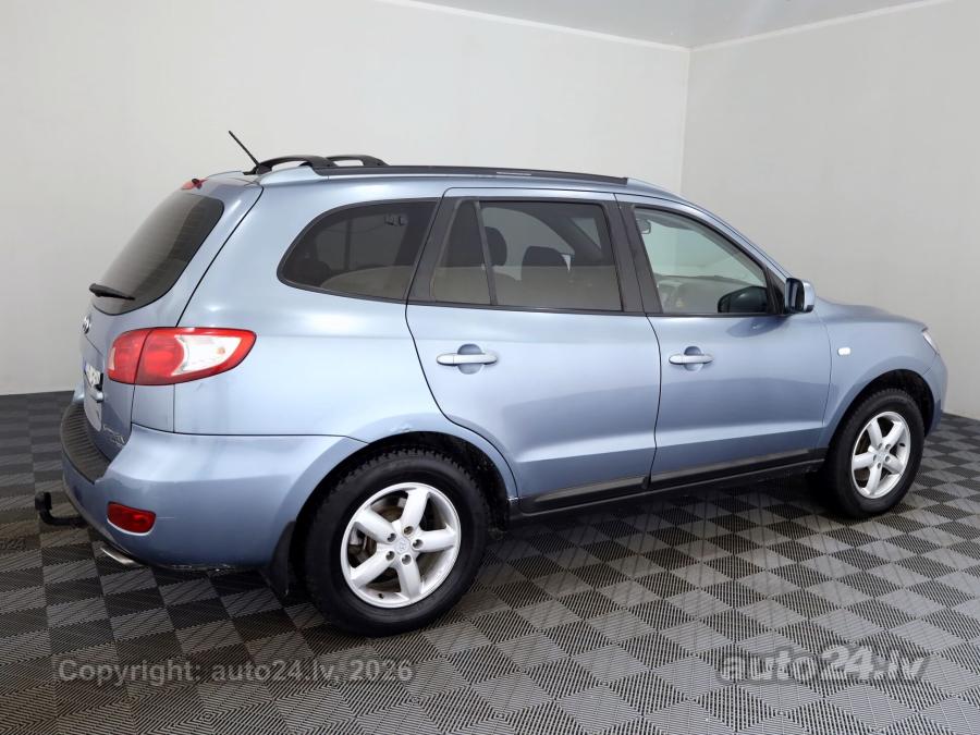 Pelēks Hyundai Santa Fe 2006 Tallina, ar dzinēja tilpumu 2.20 L un nobraukumu 359 tūkst. km par 1999 €, foto 4 vietnē AUTOMOTO.COM.LV