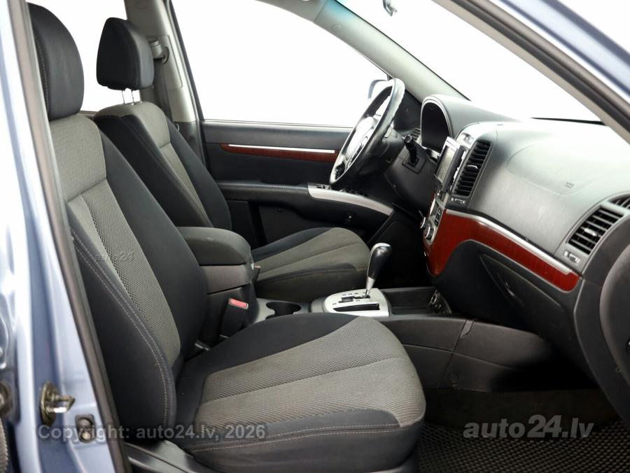 Pelēks Hyundai Santa Fe 2006 Tallina, ar dzinēja tilpumu 2.20 L un nobraukumu 359 tūkst. km par 1999 €, foto 7 vietnē AUTOMOTO.COM.LV